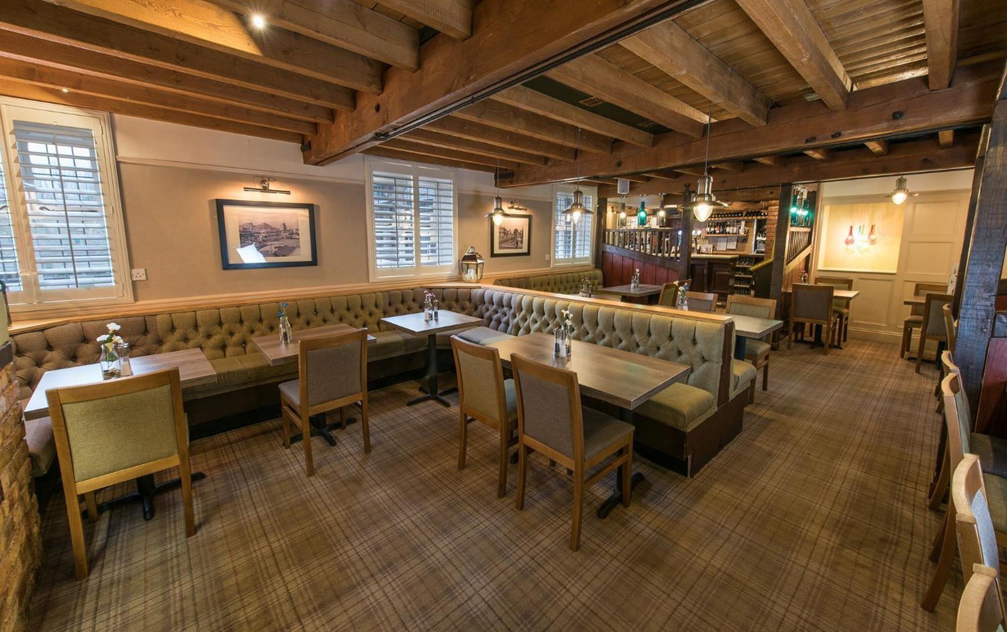 HOTEL BARNS | ⋆⋆⋆ | CANNOCK, UNITED KINGDOM | SEASON DEALS FROM £113